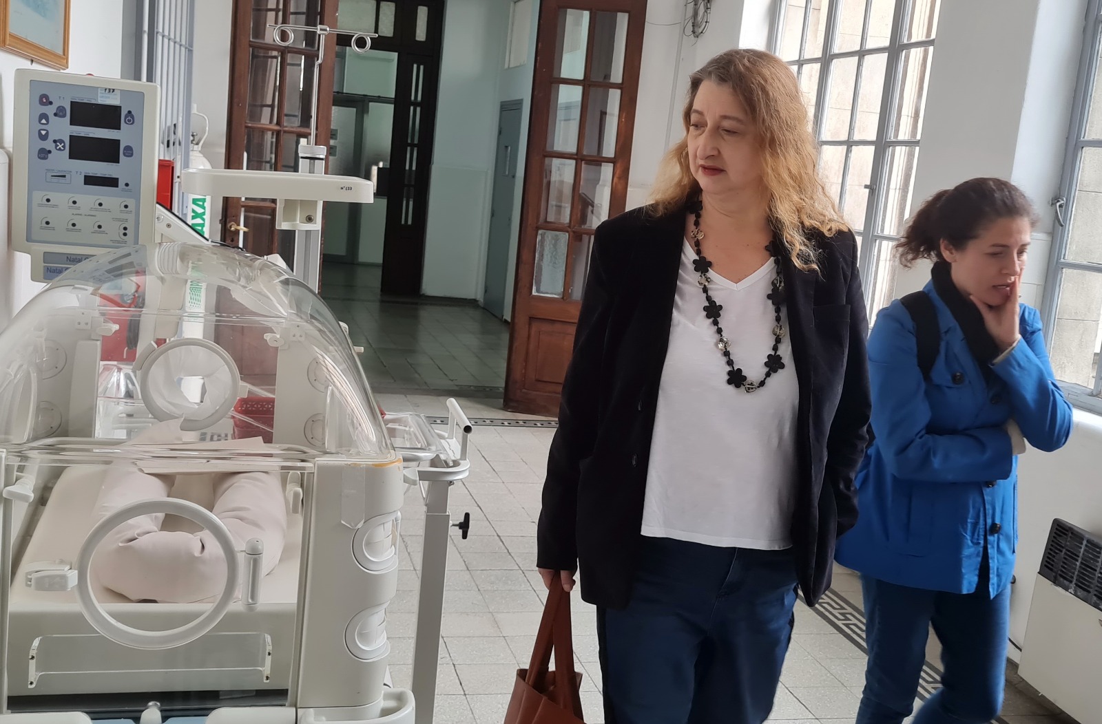 Muiños recorrió el área de maternidad del Hospital Rivadavia ...